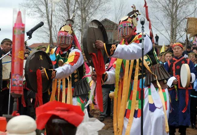 Book of the North 35 The Shaman Far Away - iNEWS