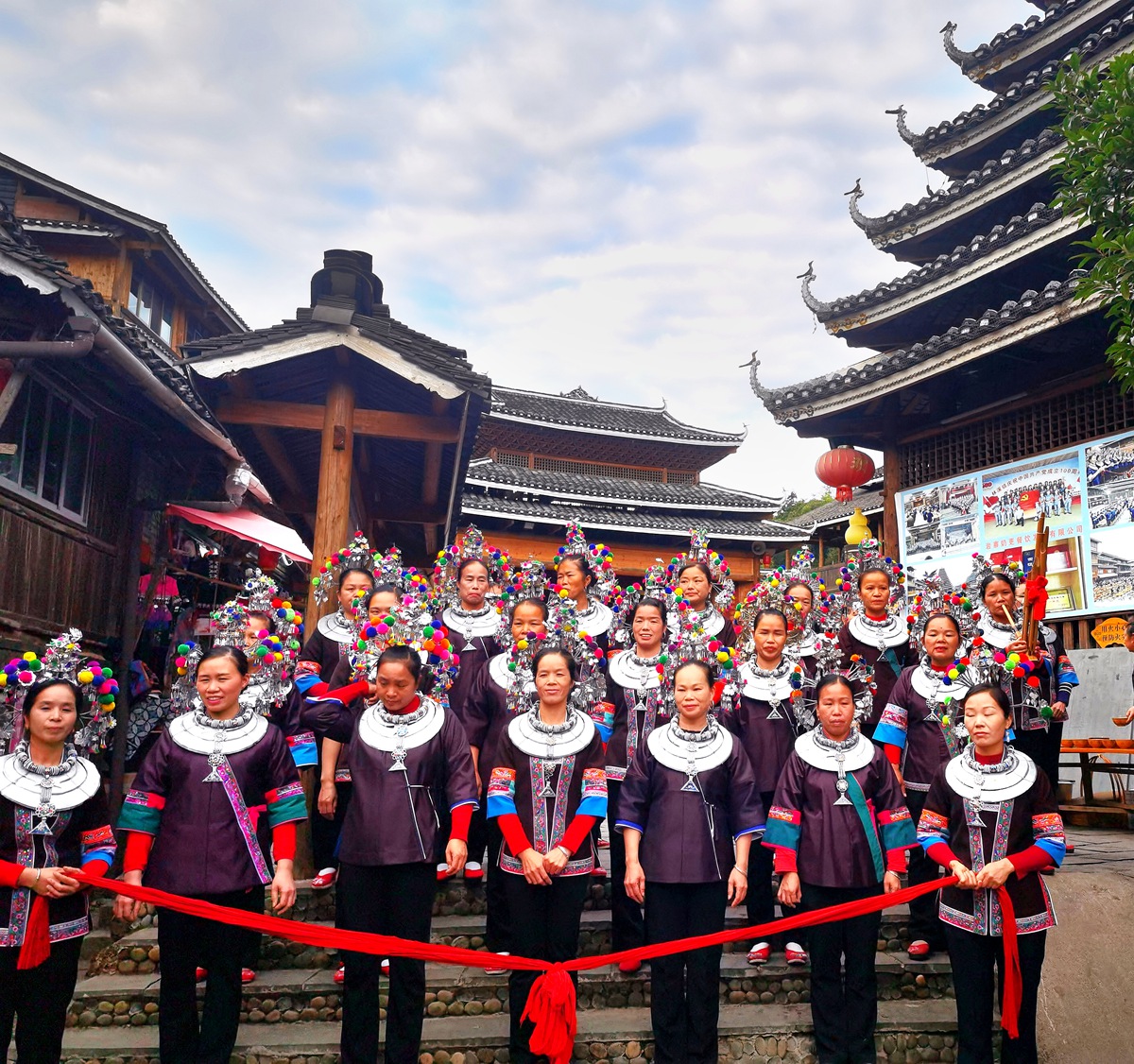 Sanjiang: Walk through Chengyang Bazhai and appreciate the folk customs - iNEWS