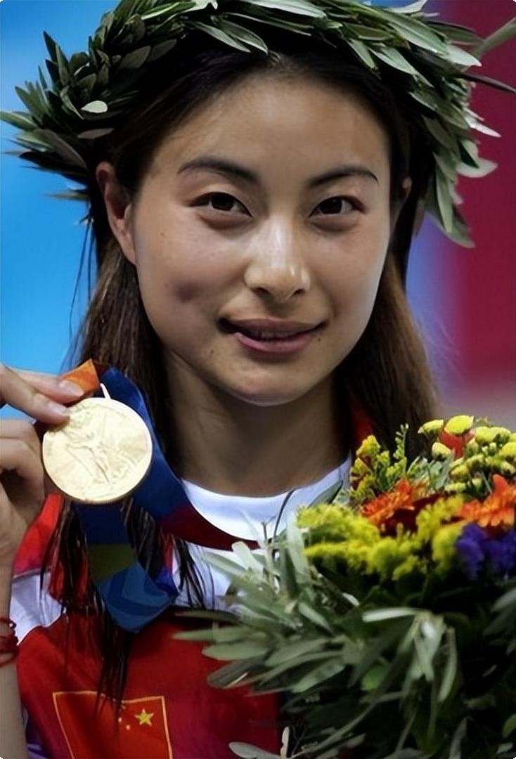 Guo Jingjing carried 80,000 Hermes, stepped on high heels and recognized them at a glance, and ...