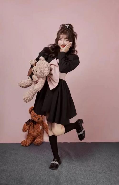 Momo's anchor Sijiu won the title of "Hey Singing Arena", and the first ...