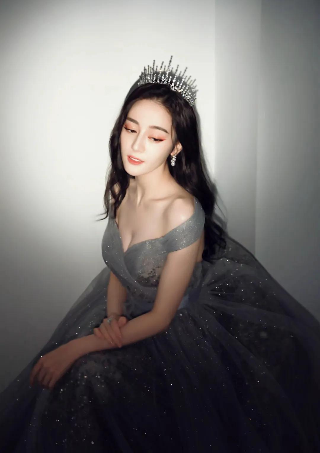 Angelababy, Yang Mi, Tang Yan, Reba, Yan Ni and others stand together, who do you see - iNEWS