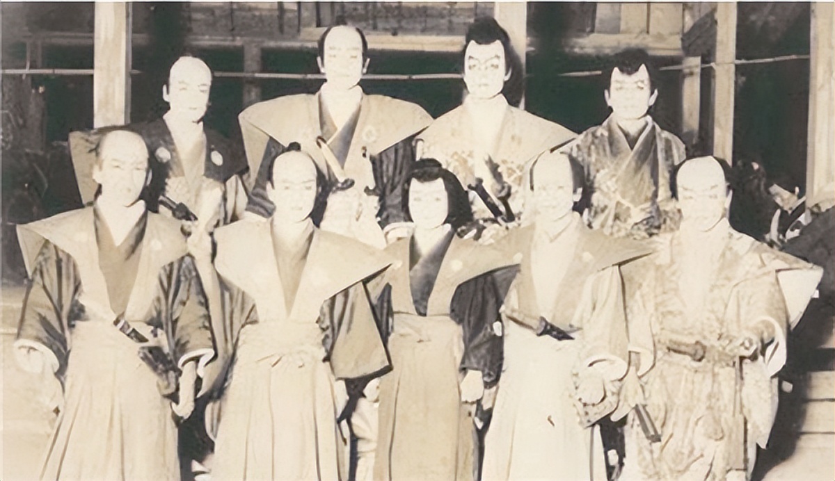 How short were the ancient Japanese?A group of samurai photos from a ...