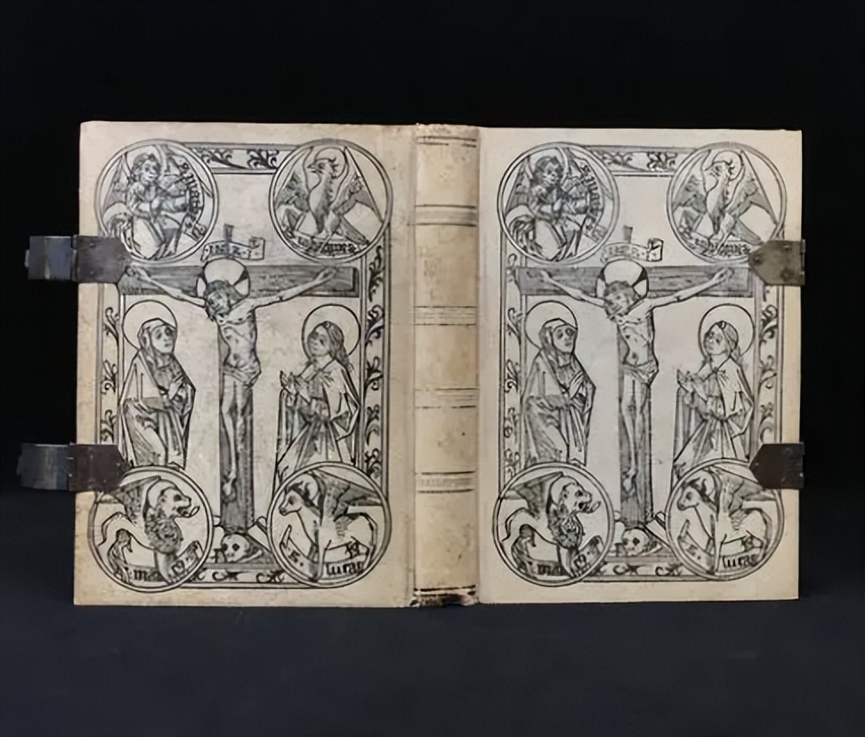 Book binding in medieval Europe - iMedia