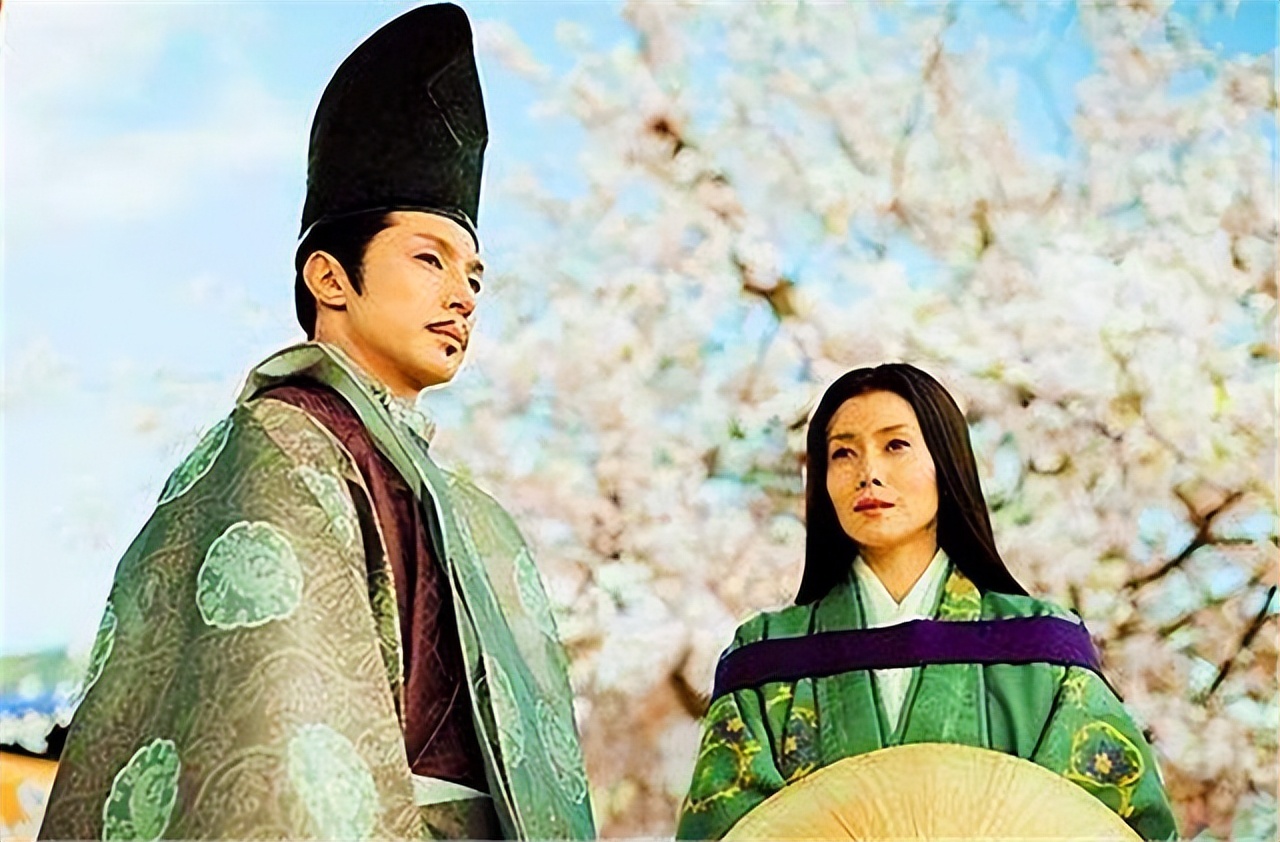 Why did the emperor system in the Heian period in Japan gradually ...