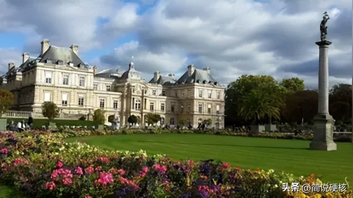 How did Luxembourg Gardens and Place Louis XIII become French ...