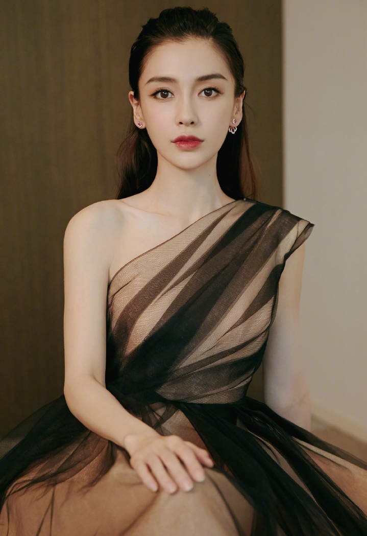Yang Ying poured money into the group, but was scolded by director Mi ...
