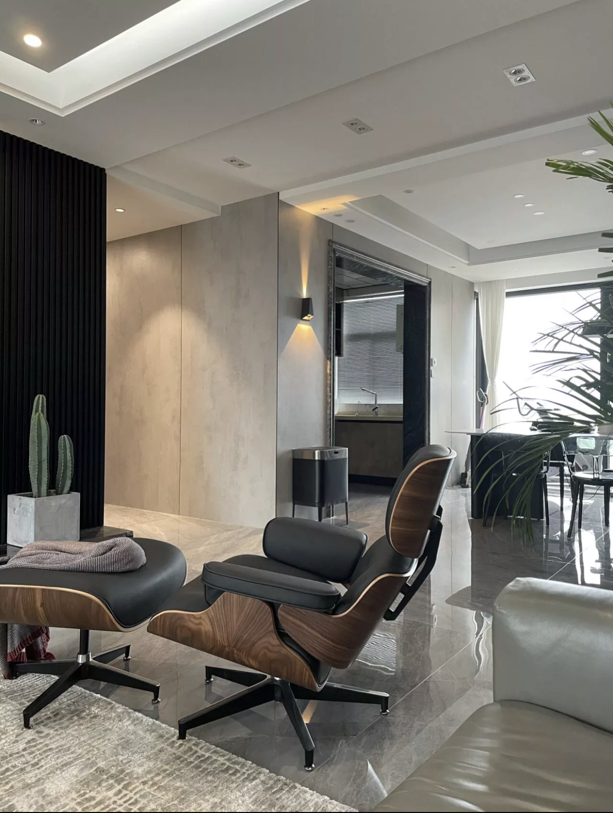 140m², sensual life in a rational space - iNEWS