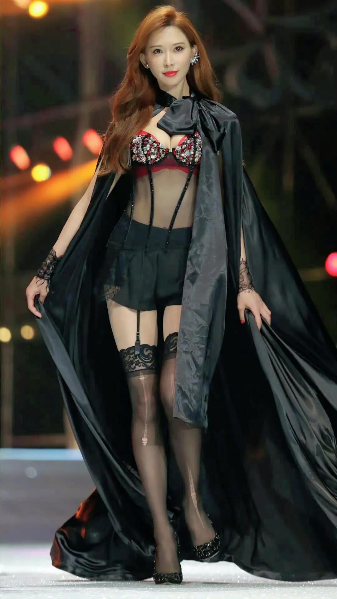 "Goddess Lin Chiling" Sexy Lingerie Show" - iMedia