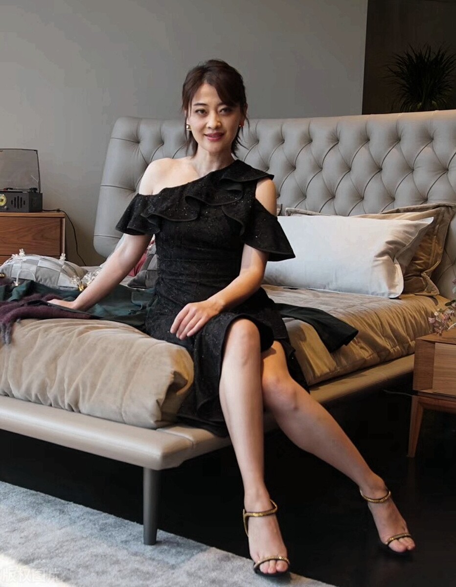 Miss Mei Ting is really beautiful and feminine - iNEWS