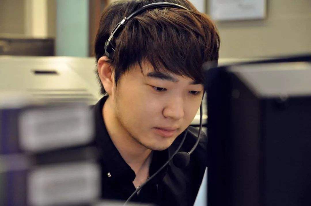 "The Flash Band" was launched, and it was written by Wu Tong. Director ...