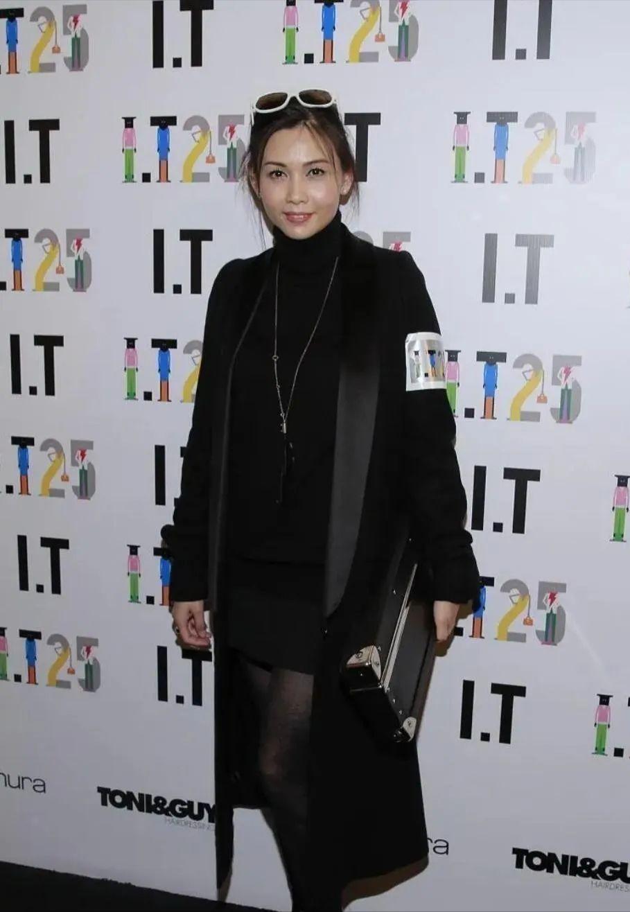 Qiu Shuzhen and Wu Jun are like wearing black, they are only 4 years ...