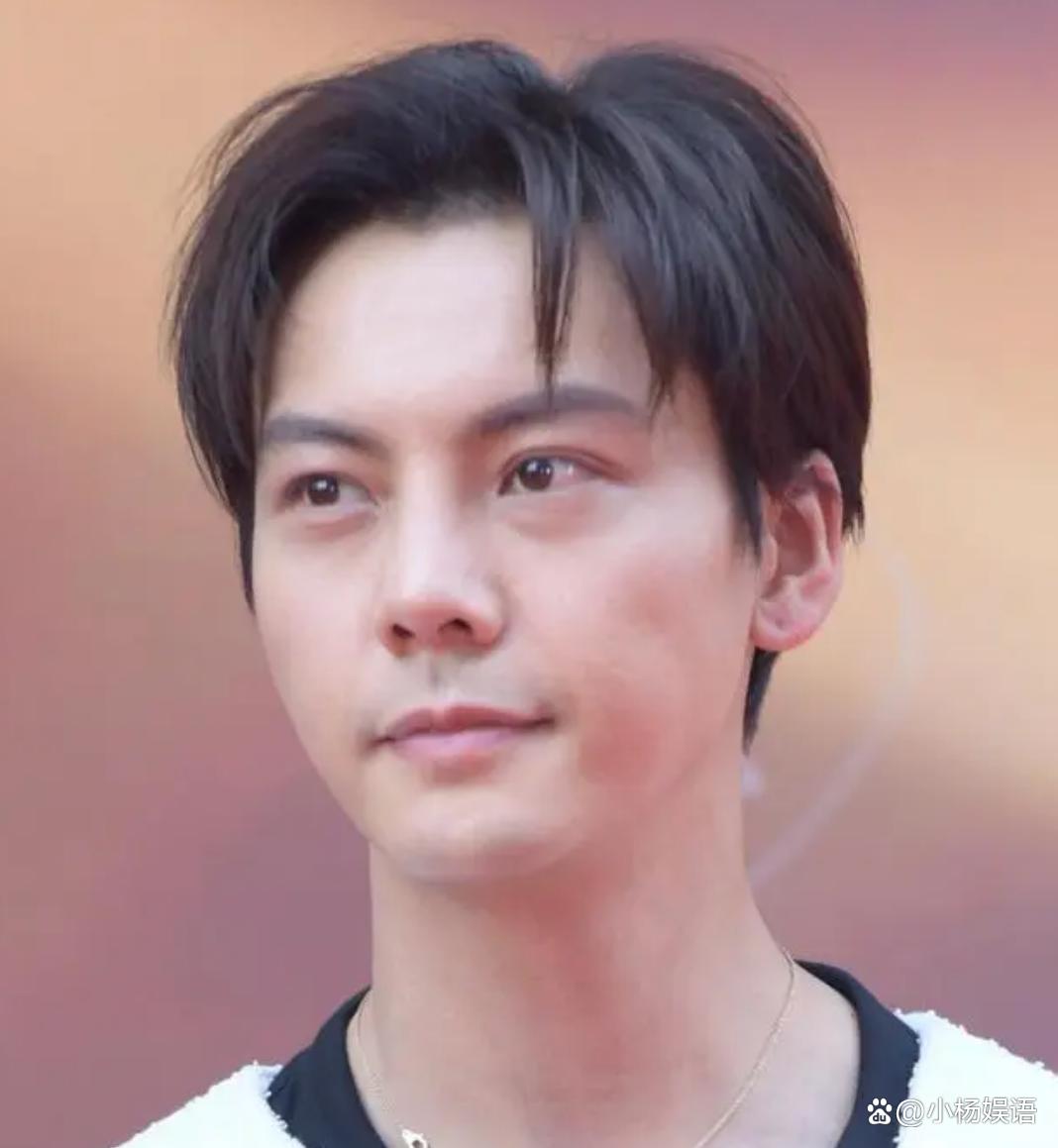 Exposure of Huabiao Award Male Celebrity Profile: Wang Yibo's eyes are ...