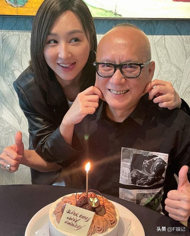 Gao Haining's family posted a family portrait for their father's ...