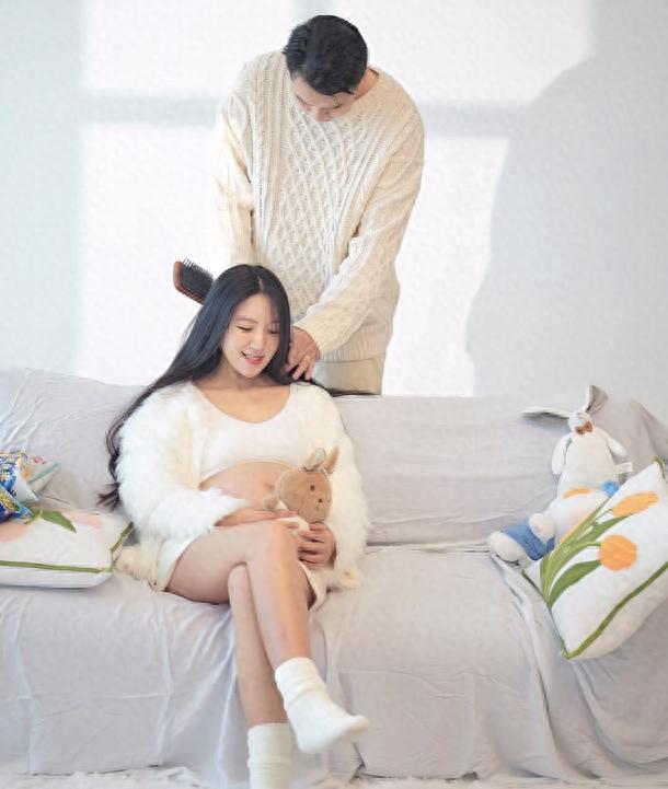 Mai Xiaodeng is pregnant, her belly is round and her skin is scarred - iMedia