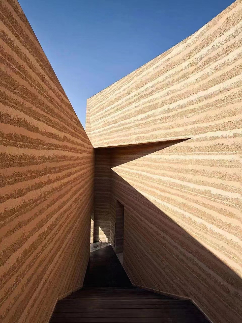 Introduction of construction method of rammed earth coating - iNEWS