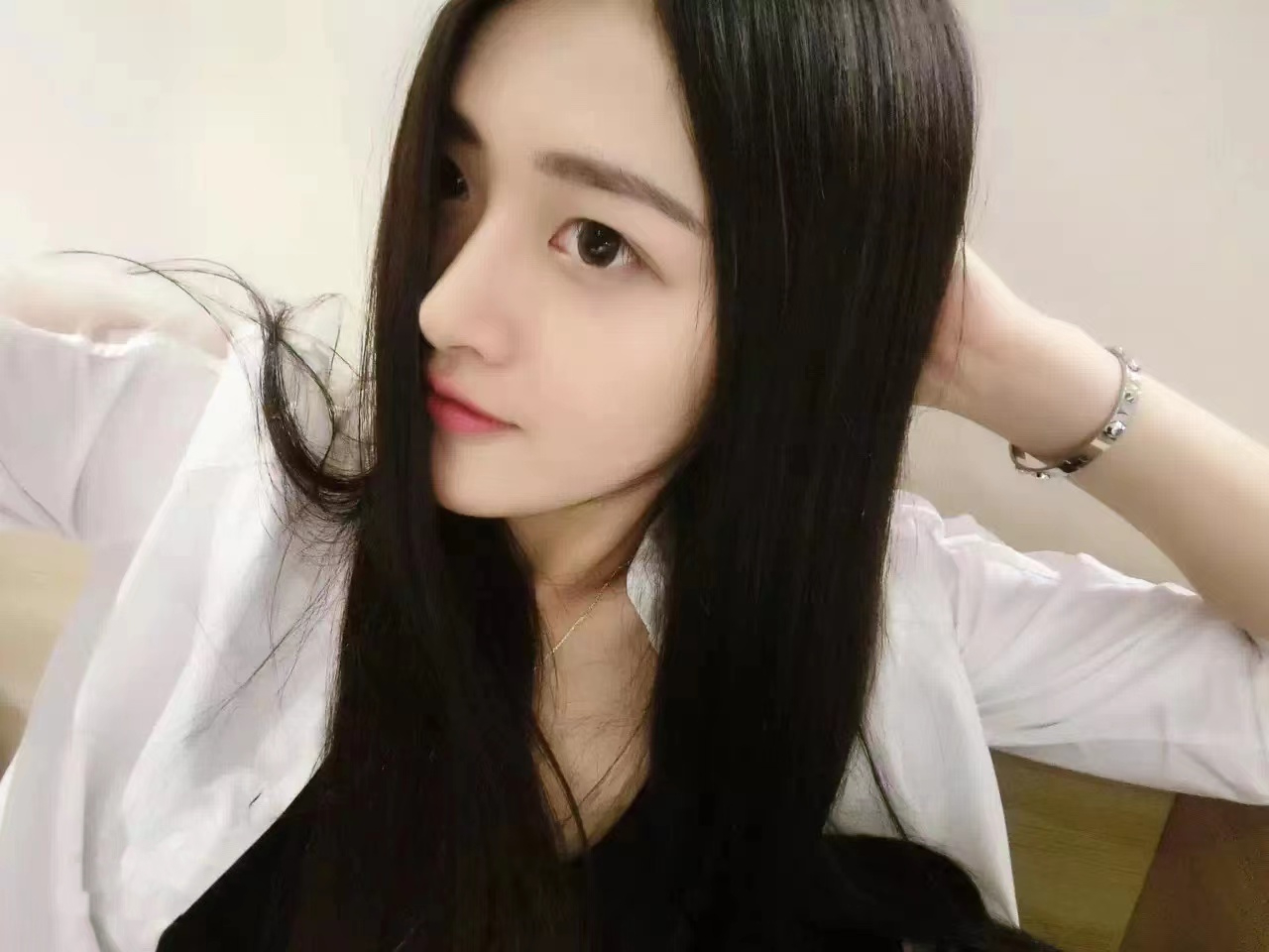 Zeng Ying, the beautiful host who mourned Abe, committed suicide again ...