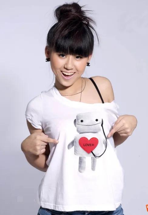 Singer, Pan Hongyue - iMedia