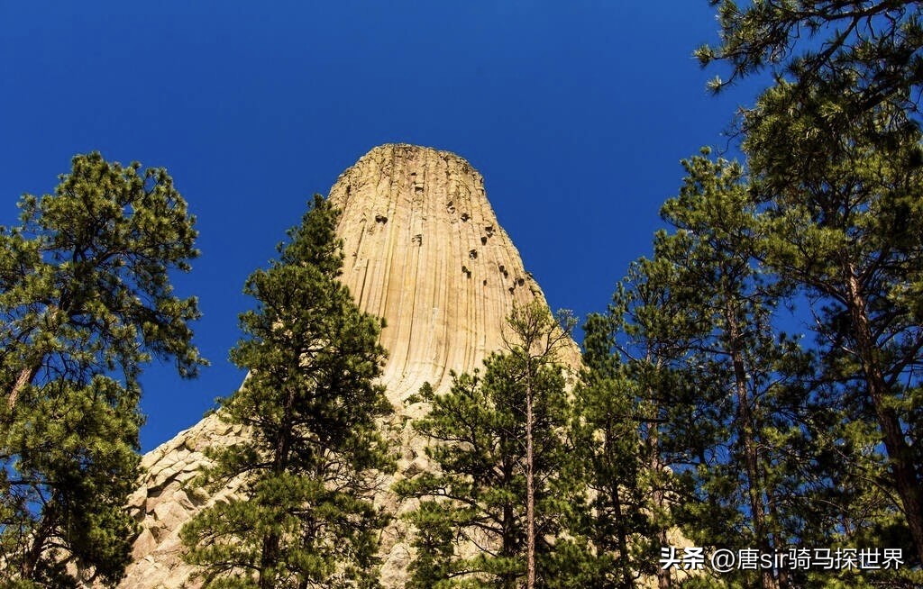 A stone less than 300 meters high attracts countless people to climb ...