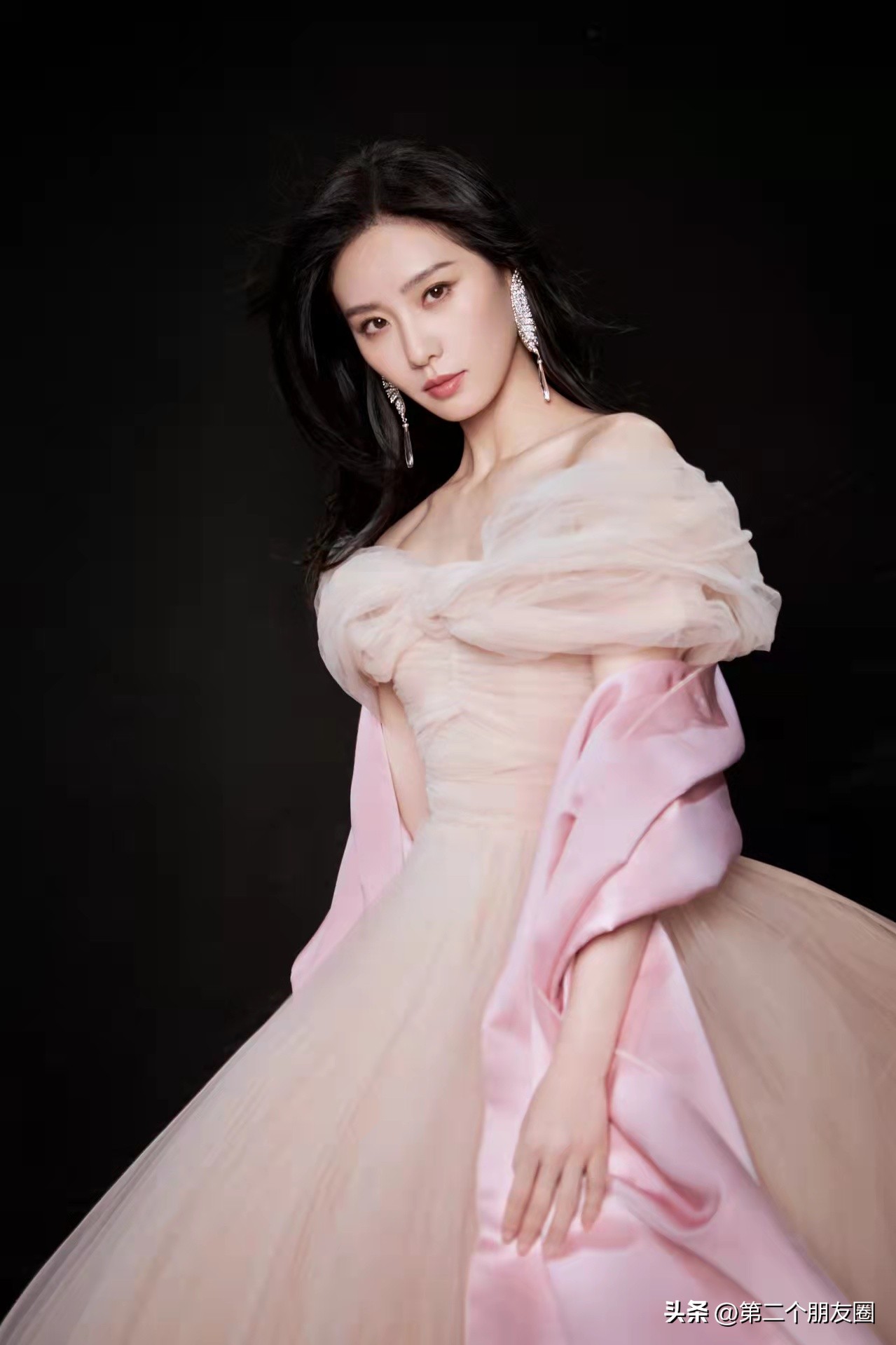 Liu Shishi fine-tuned?The face and mouth have changed greatly, and the ...