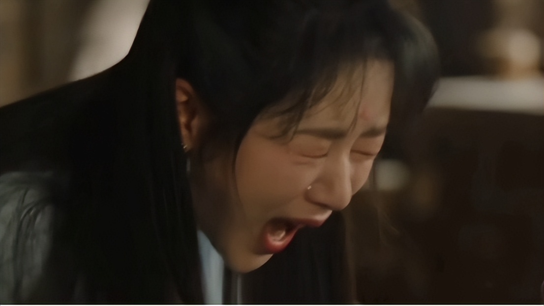 Do you call this crying scene the five senses flying around? Yang Zi's ...