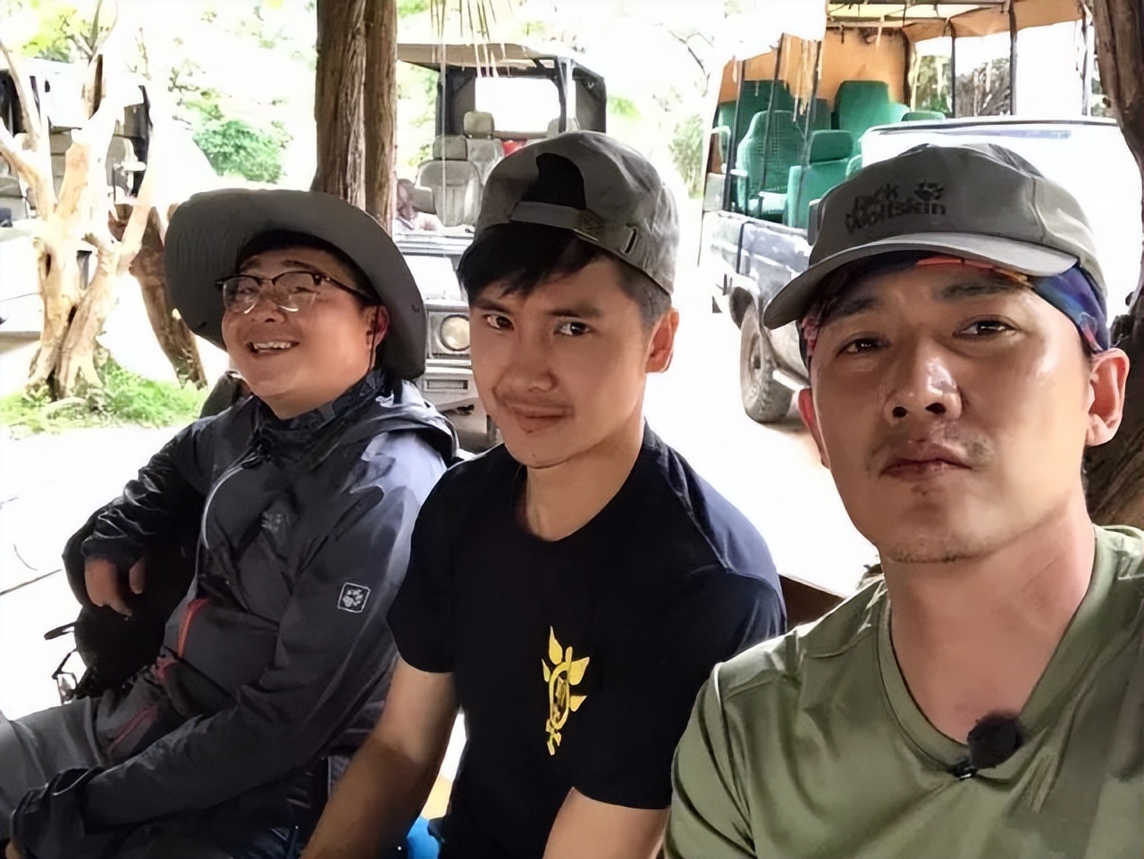 Lu Yi opened his voice and sang the theme song of "That Moment", Mr ...