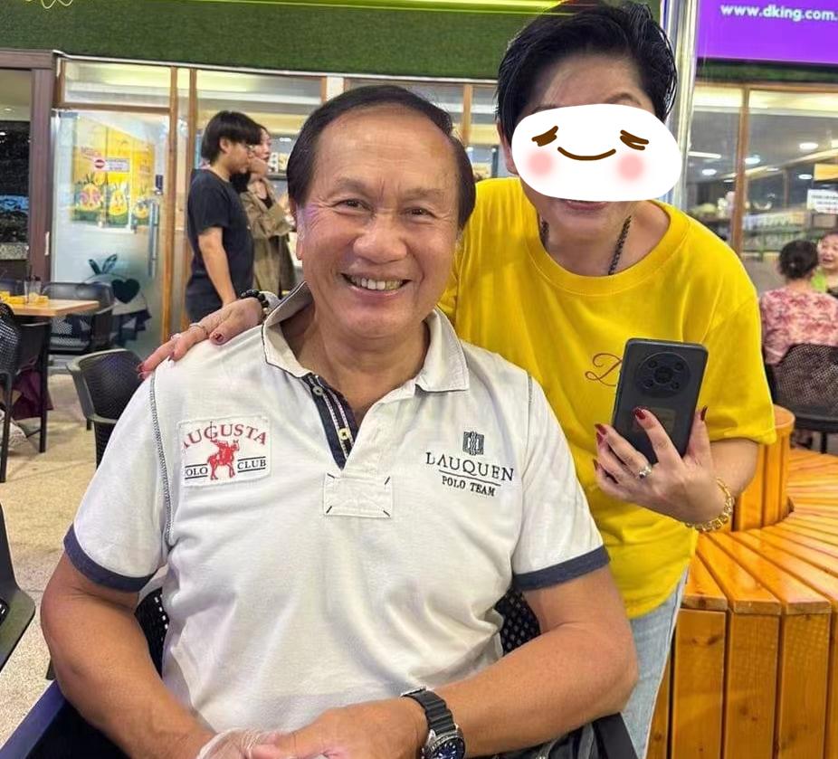 The veteran actor Guo Feng went abroad to relax! I miss my dead wife too much and can't make a ...