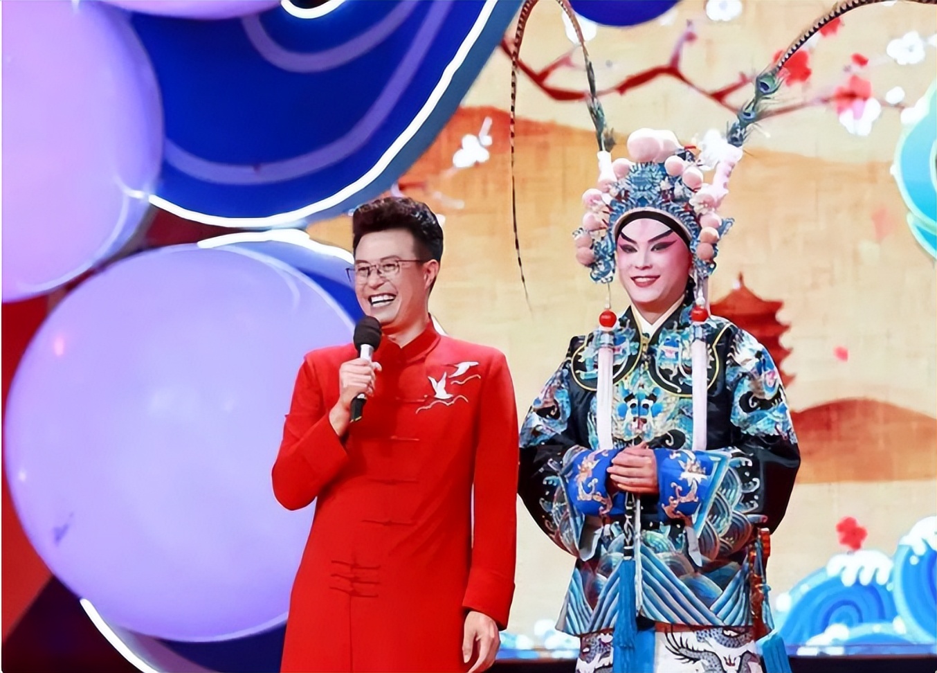 CCTV host Bai Yan's wife was paralyzed after he got married, and he ...