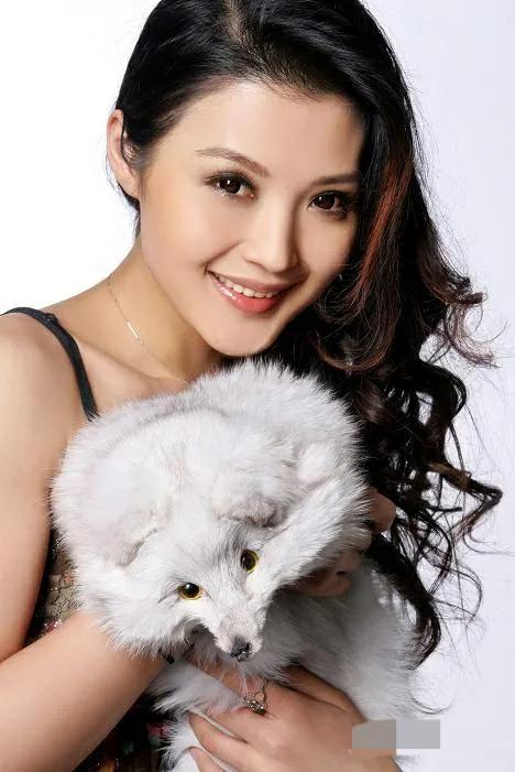 Bai Qinglin, famous actress - iNEWS