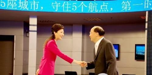 CCTV beauty anchor Li Hong - iNEWS