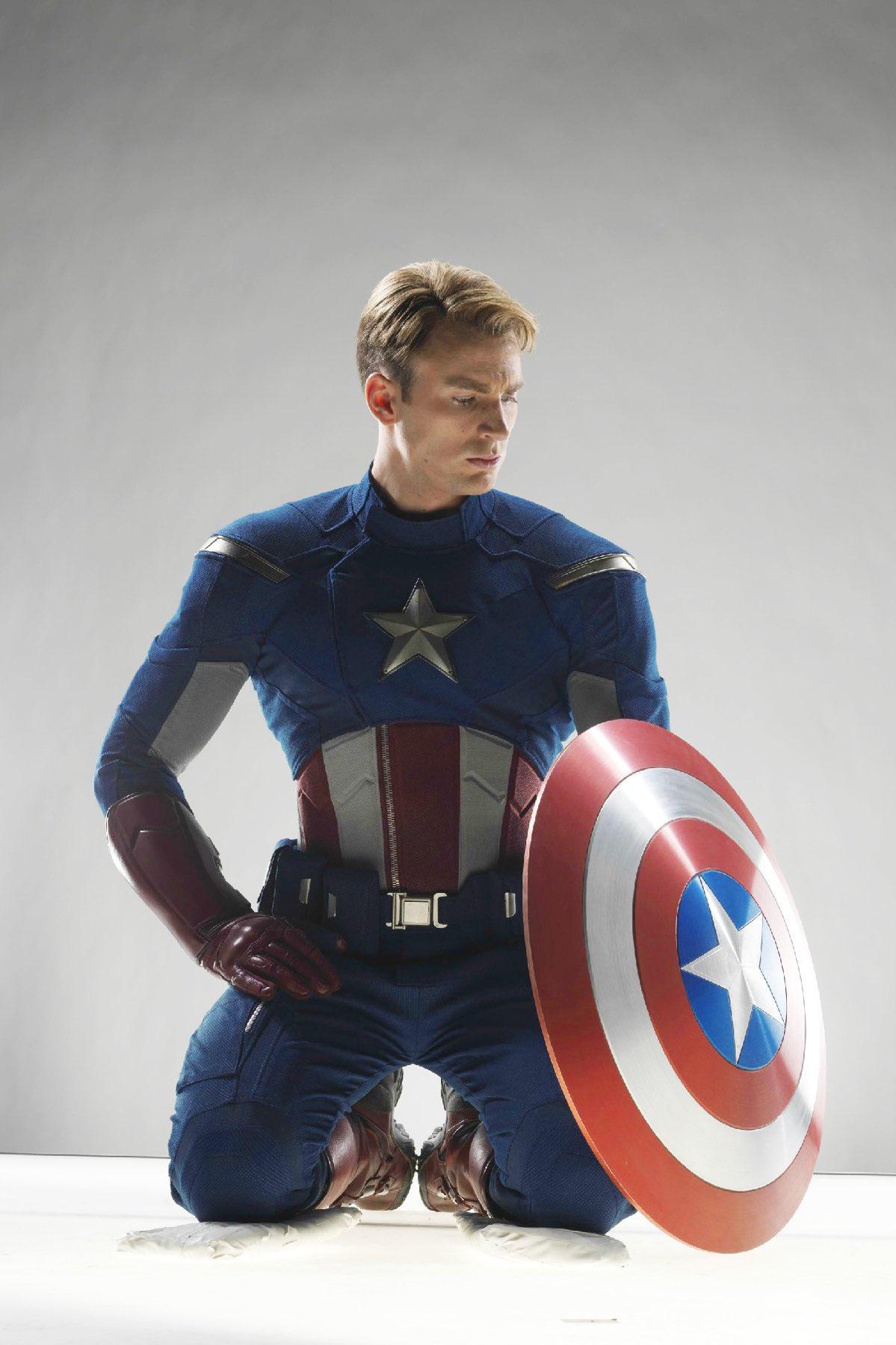 Captain America's makeup photos are revealed!Kneeling pose to highlight ...