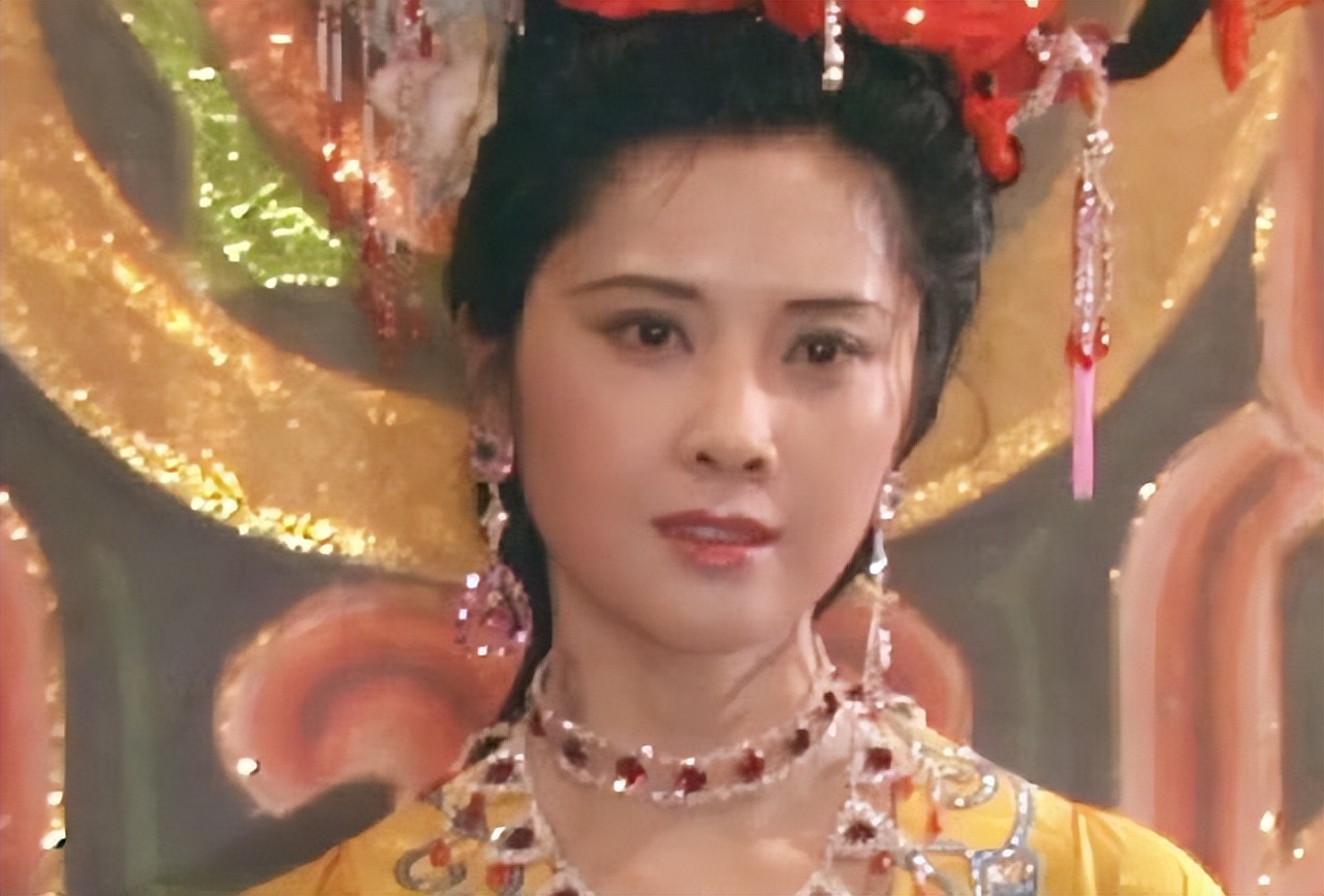 The real "Chinese-style" beauty: the facial features are bright and ...