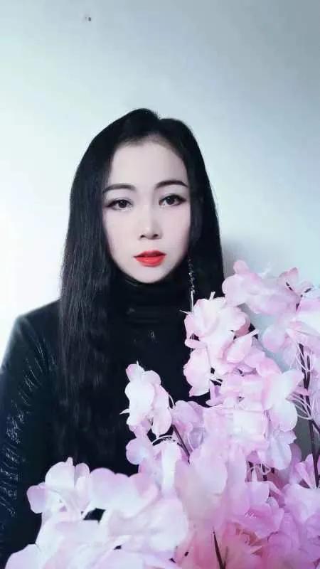 Zhang Yimou platform Beijing Film Festival, singer Yang Yulian can walk ...