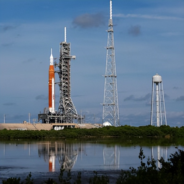 U.S. launch rocket suffers multiple lightning strikes, can it still fly ...