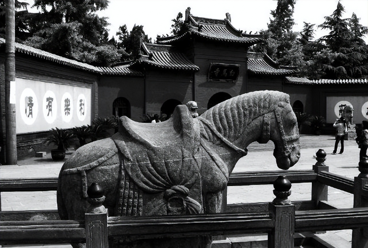 "There is a heart without a form, and it is born with the heart": the ...