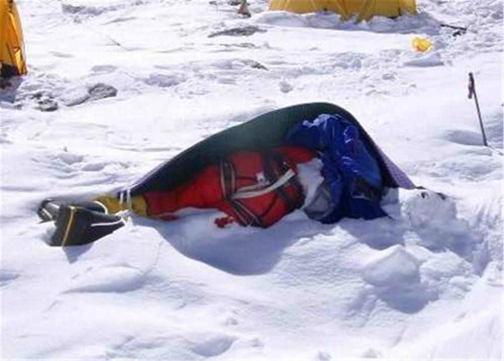 The 3 remains of Mount Everest: Green Boots, Sleeping Beauty, Rest, why ...