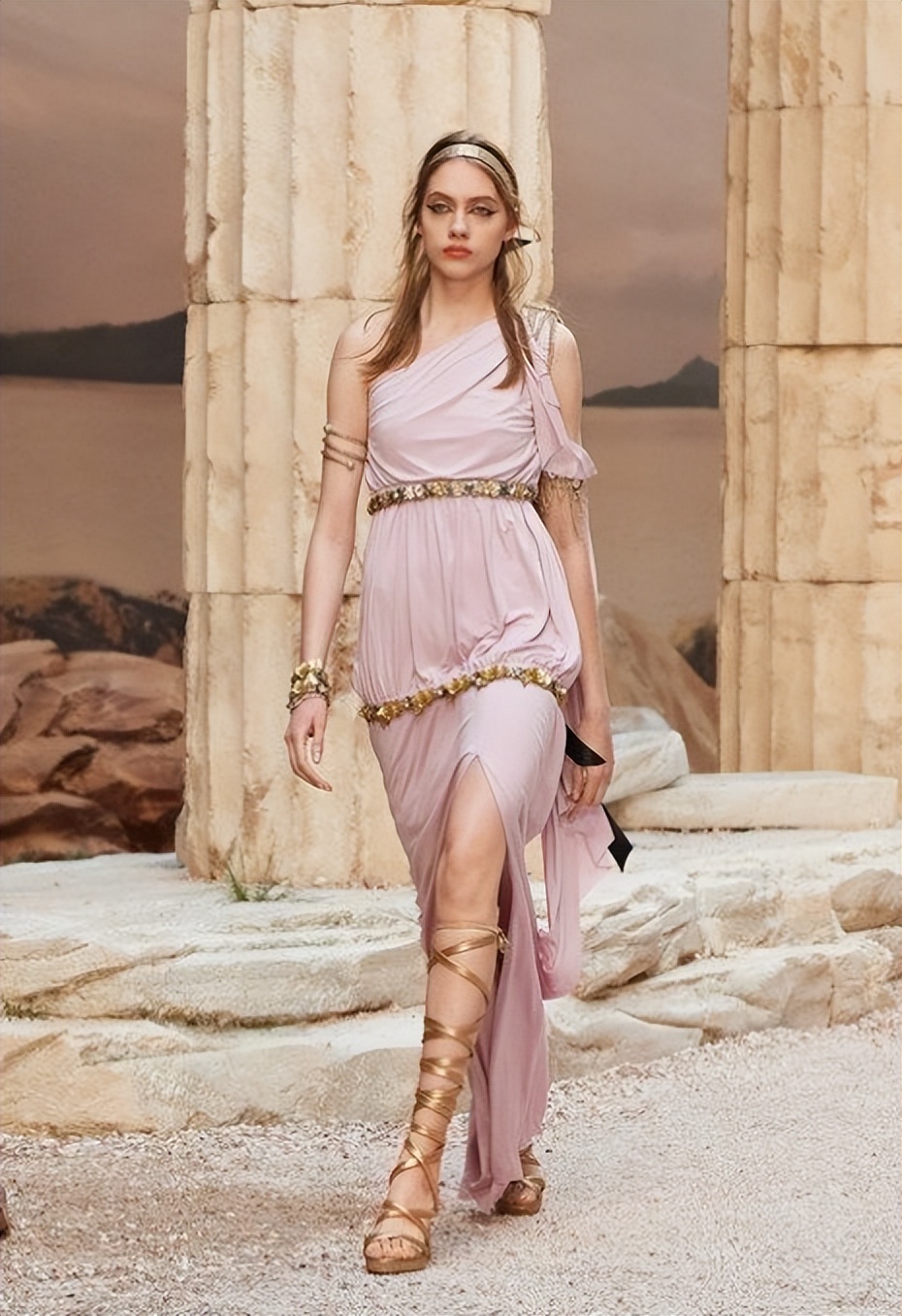 The Application of Greek Classical Style Culture in Clothing Commercial ...