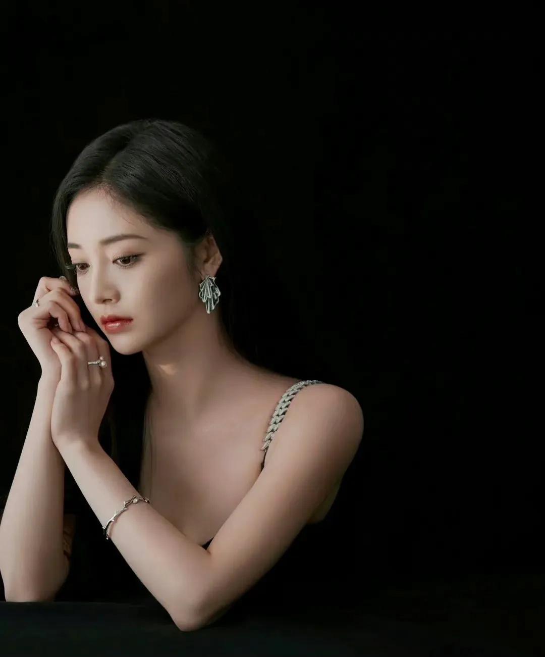 Beauty Gallery 2--Zhou Jieqiong - iNEWS