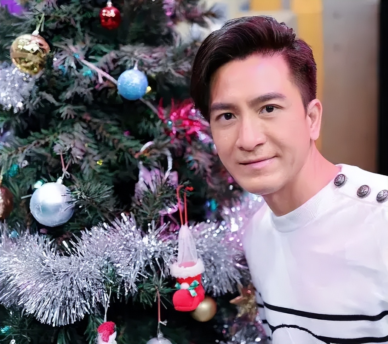 The king of TVB's money-absorbing is fought openly and secretly by two TVB kings, and they both ...