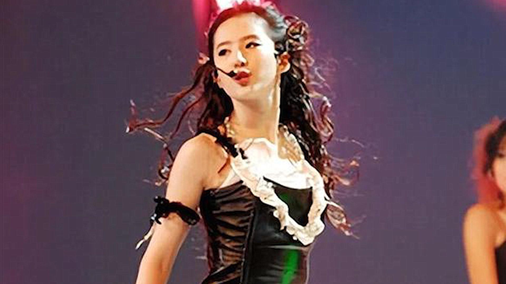 How wild was Liu Yifei in Japan? Strong songs and hot dances, it turns out that the fairy sister ...