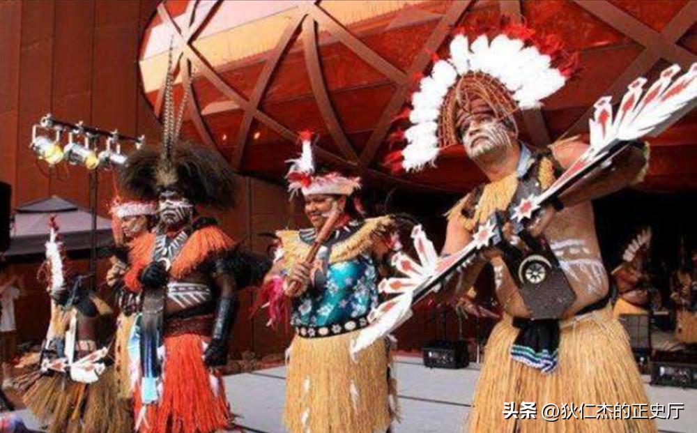 The clothing of early Aboriginal Australians was not just for ...