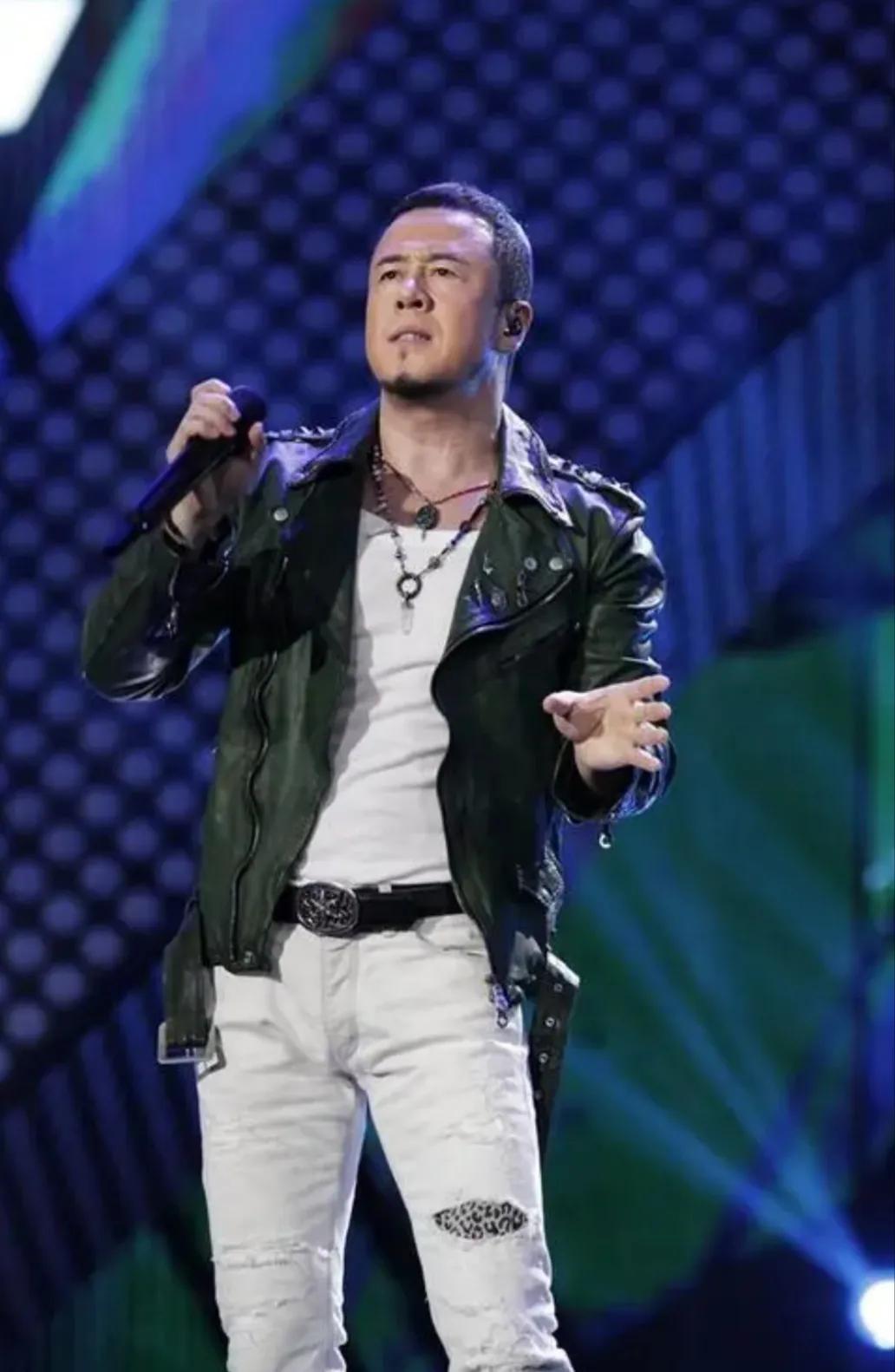 Singer Yang Kun-Little-known growth experience - iNEWS