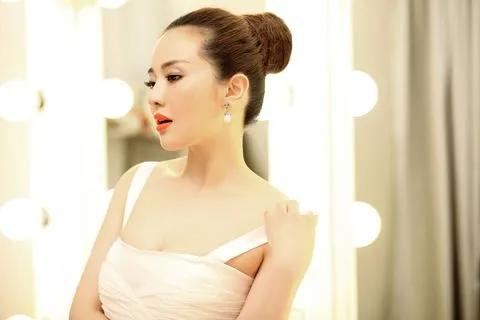 [Meng Shengqian Movie]-Sexy actress Meng Qian's red lips temptation photo - iNEWS