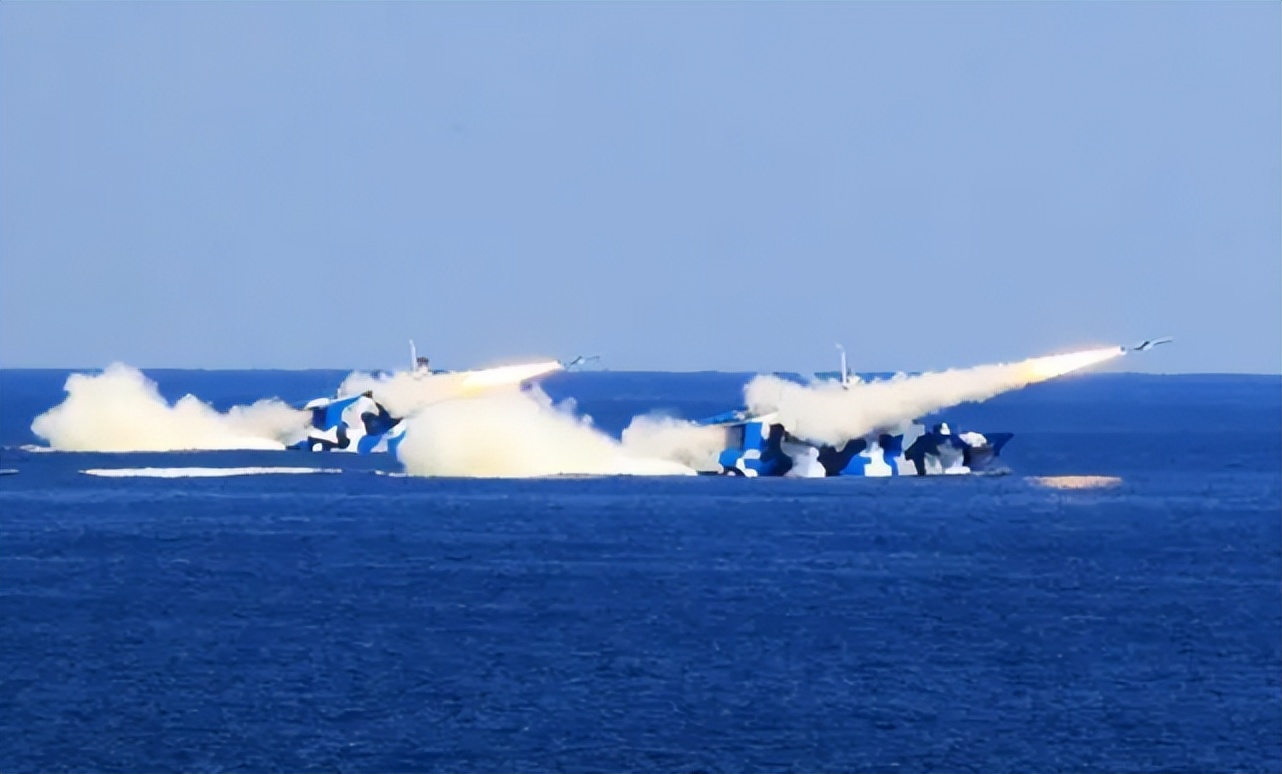 Type 022 missile boat: Internet photos show berthing at Mischief Reef ...
