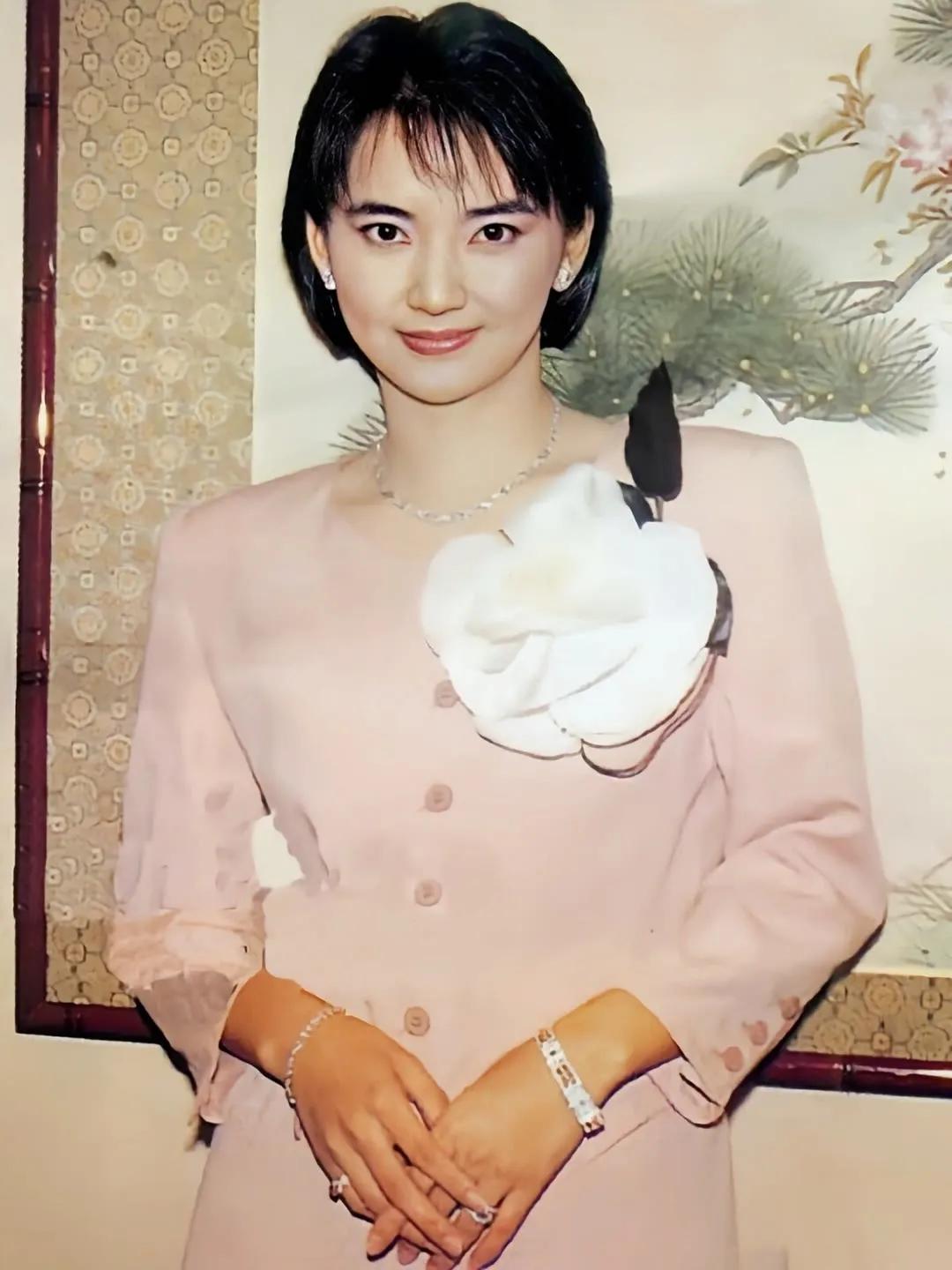 Hu Huizhong's nostalgic photos 2 - iNEWS