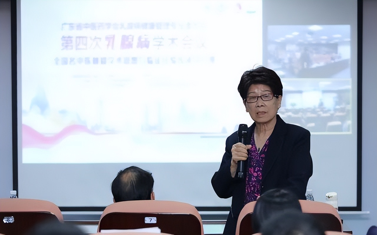 Lin Yi, a master of traditional Chinese medicine, has been specializing ...