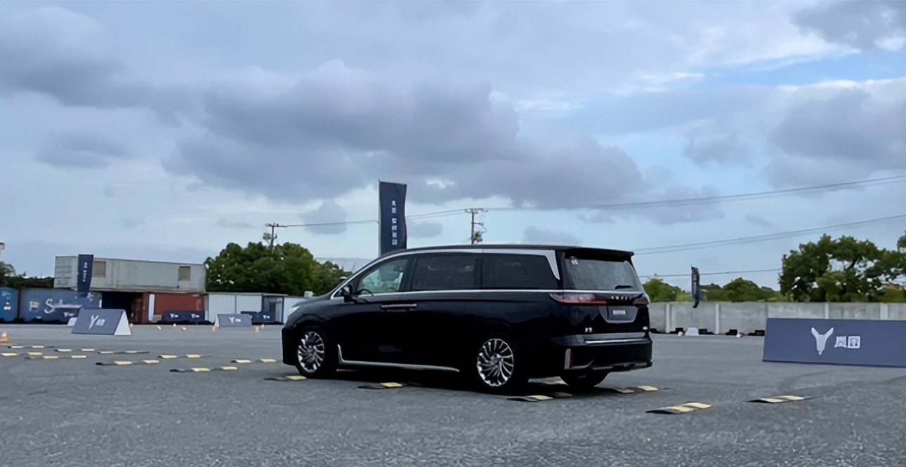 Smooth acceleration, sharp handling, IKEA IKEA, this MPV model is very capable! - iMedia