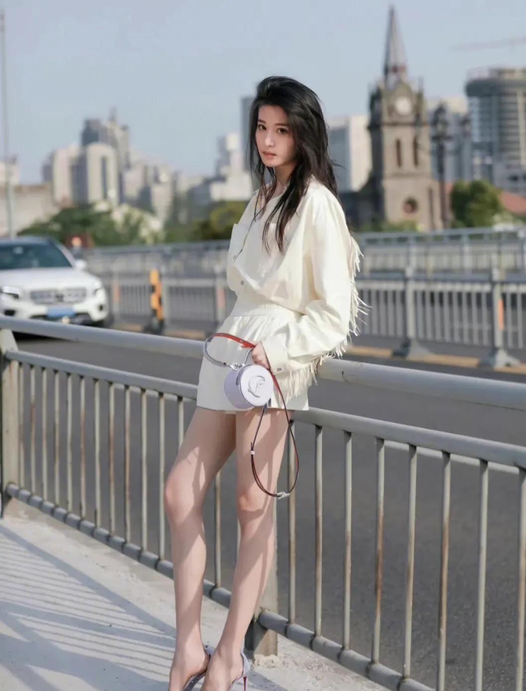 Wang Churan's rare and generous legs are so beautiful - iNEWS
