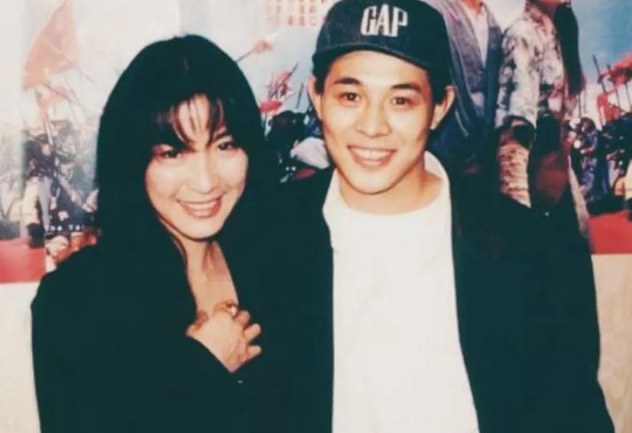 59-year-old Jet Li appeared in the United States! His hair is gray, his ...
