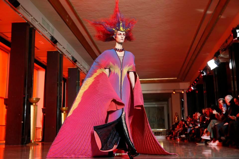 Your next outfit can be made of spider silk - iNEWS