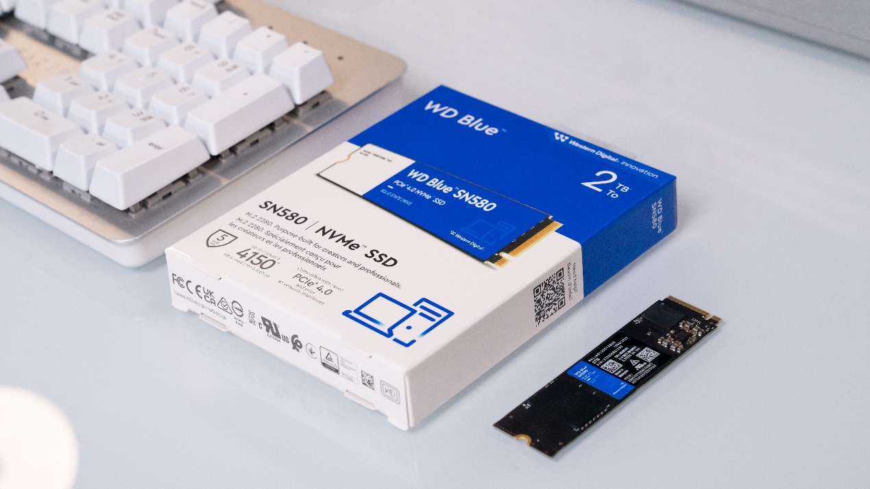 Western Digital WD Blue SN580 SSD out of the box, the designer's high ...